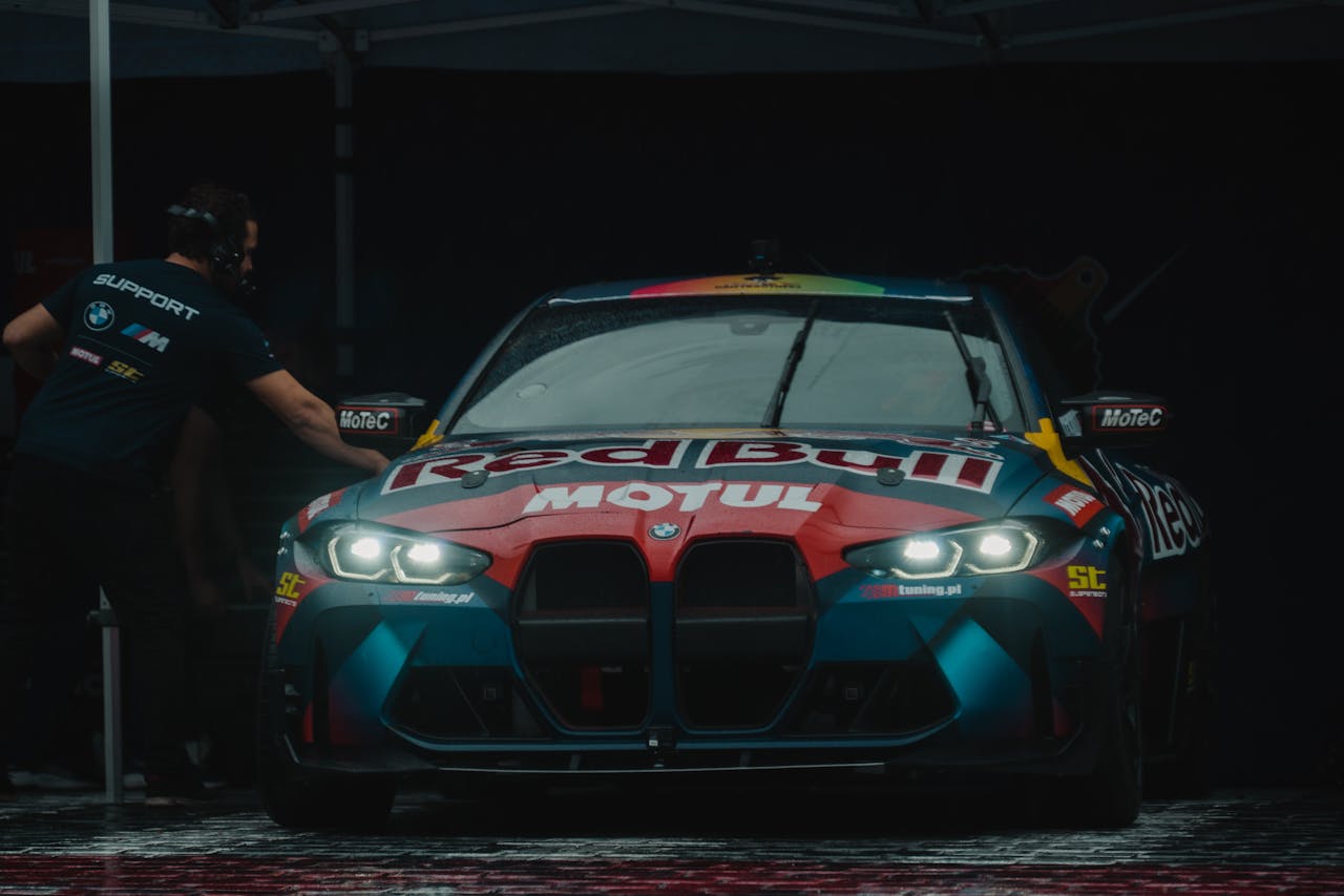 Why Major Brands Are Switching to Multi-Year Motorsport Sponsorship ...